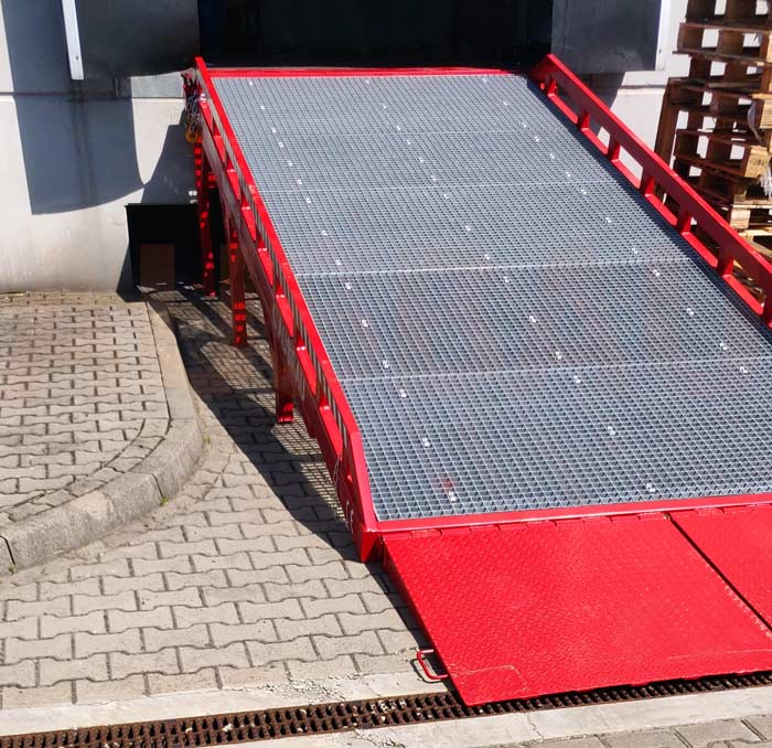 Verladerampen für LKW zum besten Preis in Deutschland kaufen - AUSBAU